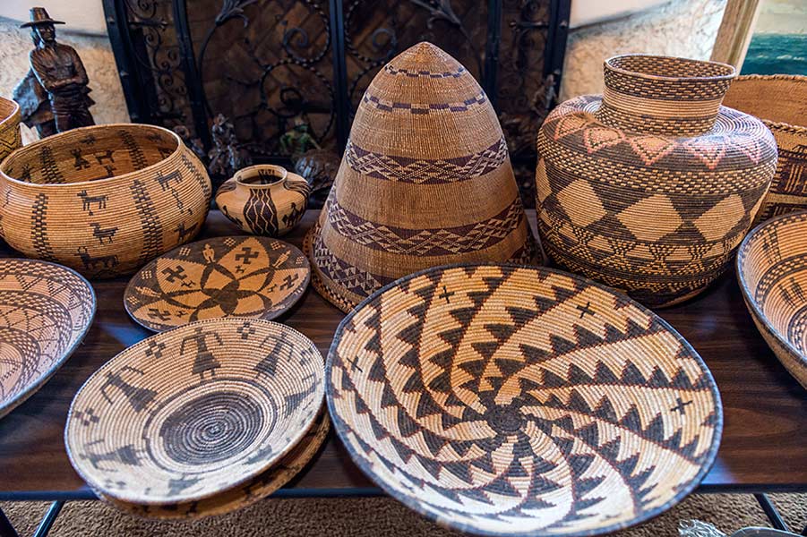 Looking West: The Rumley Family Collection - Gilcrease Museum